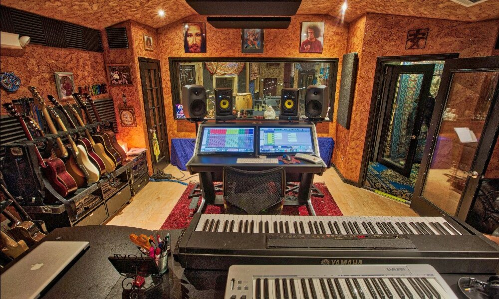 Check Out Rick del Castillo’s Story - Voyage Austin