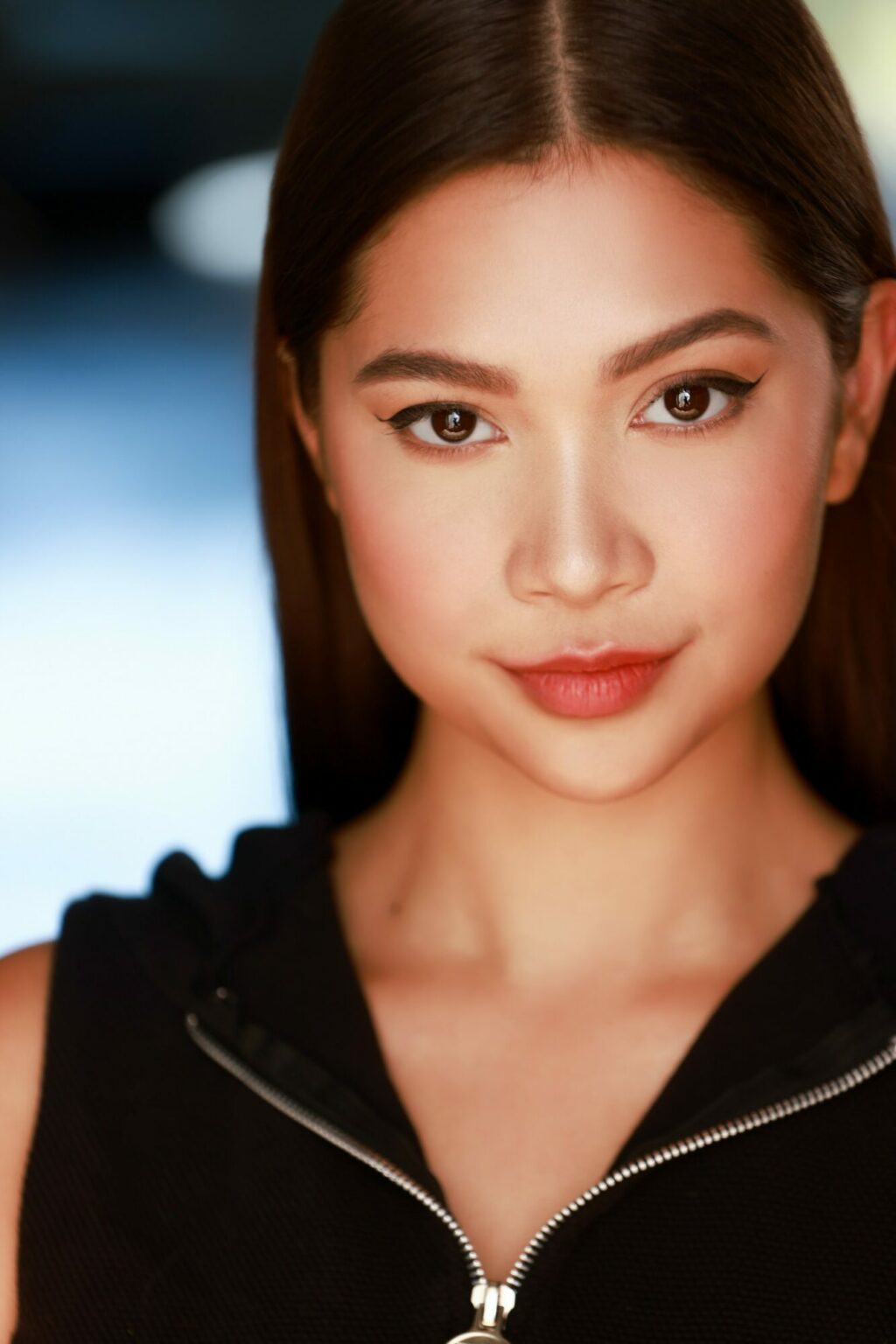 Meet Luxy Banner - Voyage Austin