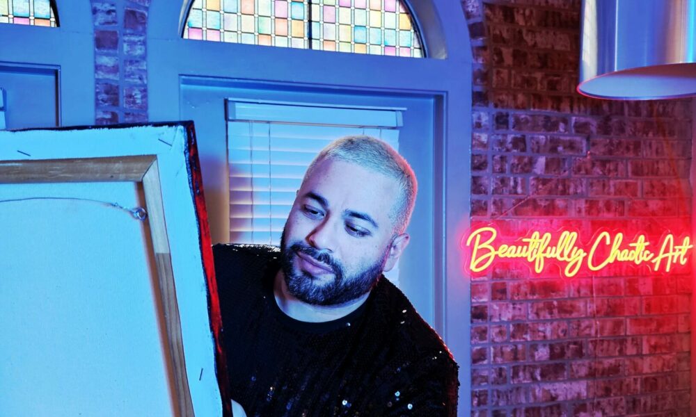 Life & Work with Manni Mora of Beautifully Chaotic Art - Voyage Austin