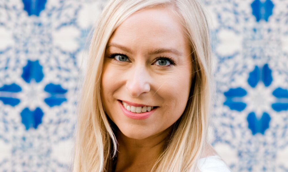 Inspiring Conversations with Elizabeth Taylor of The Corporate Bestie ...