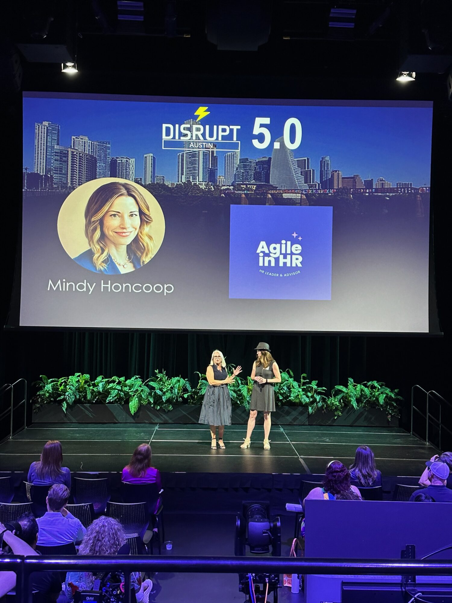 Community Highlights: Meet Mindy Honcoop of Alt HR Hive - Voyage Austin